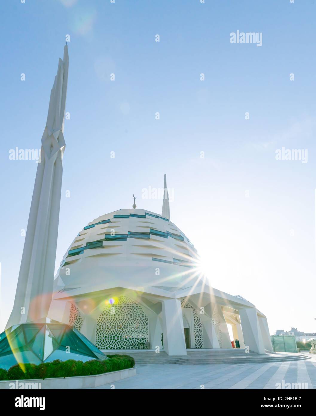 Muslimwhite hi-res stock photography and images - Alamy