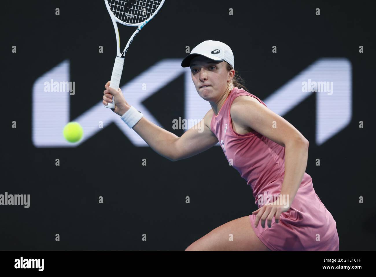 Iga swiatek forehand hi-res stock photography and images - Alamy