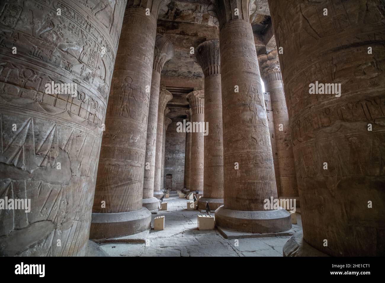 Ancient egypt columns hi-res stock photography and images - Alamy