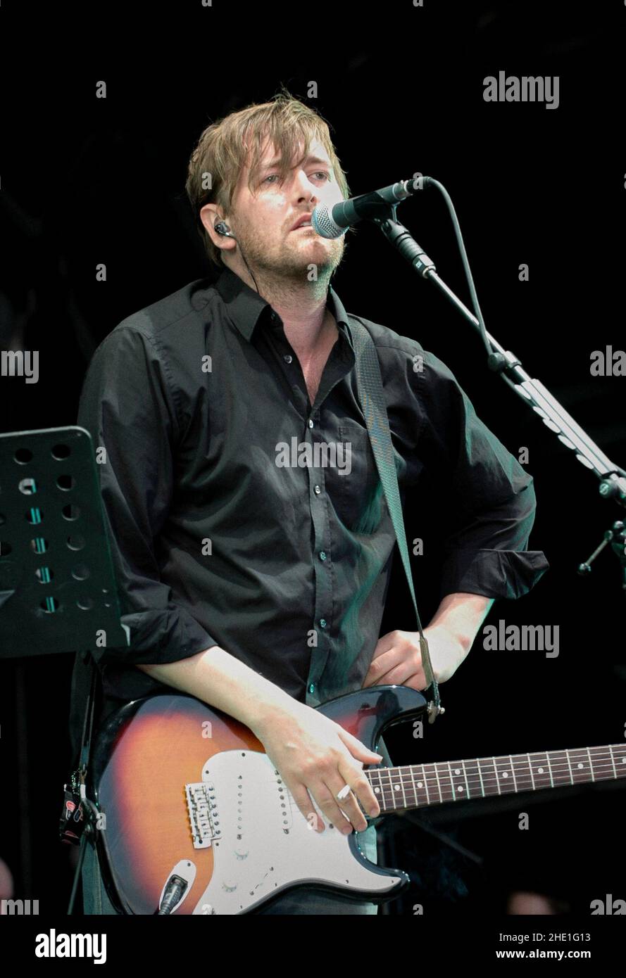 Guy garvey 2004 hi-res stock photography and images - Alamy