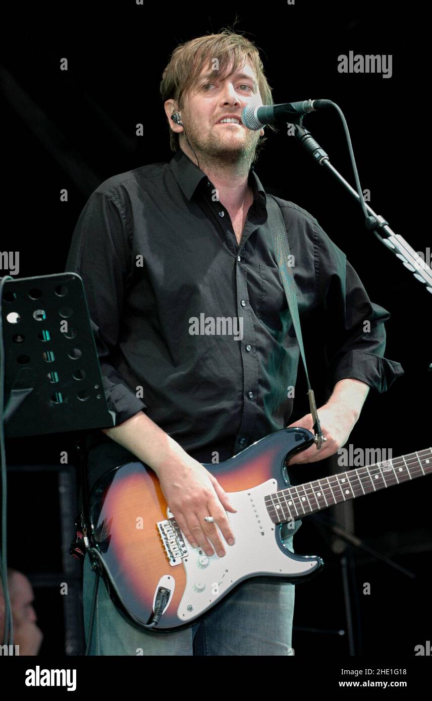 Guy garvey 2004 hi-res stock photography and images - Alamy