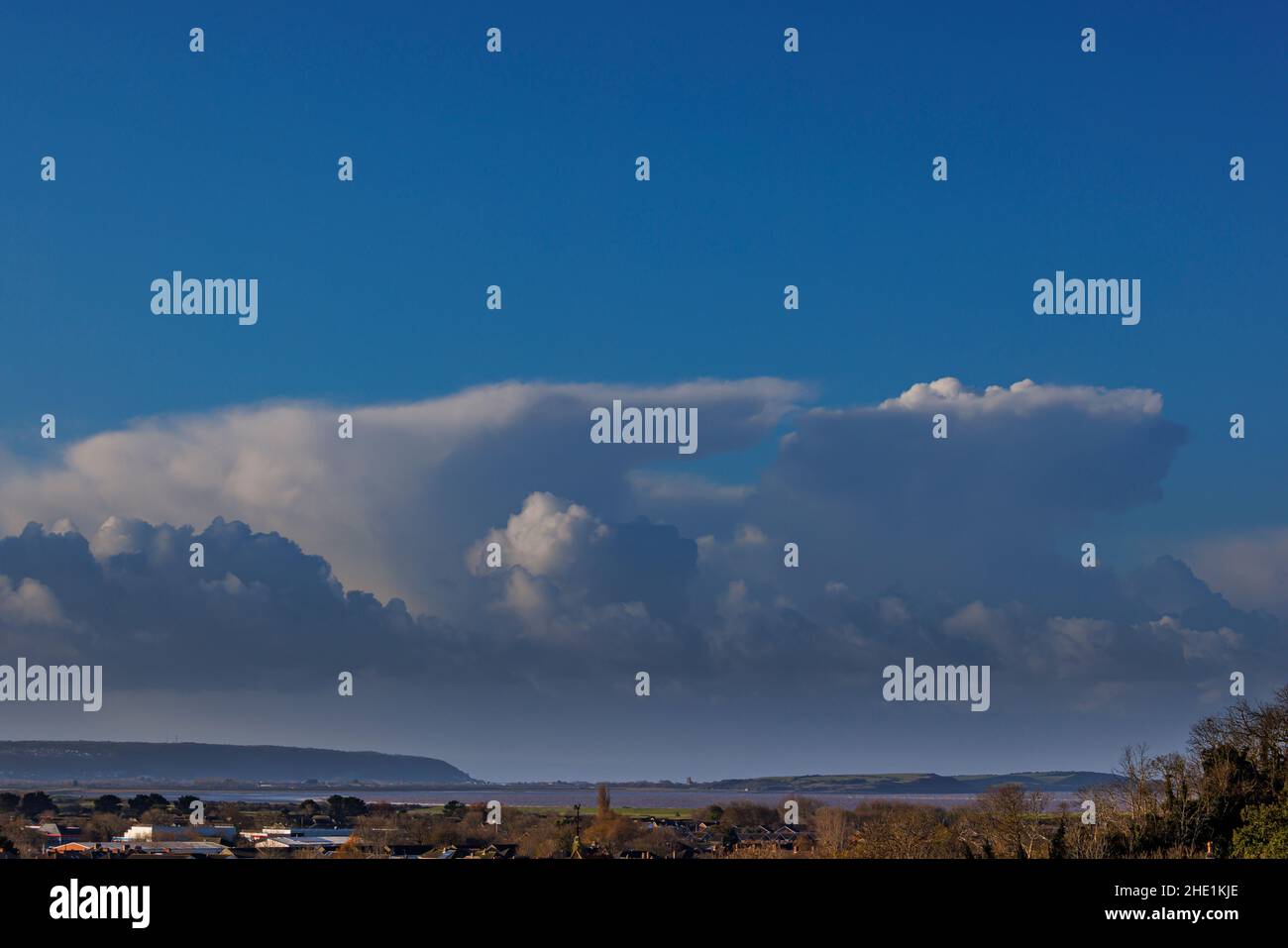 Cumulus incus hi-res stock photography and images - Alamy