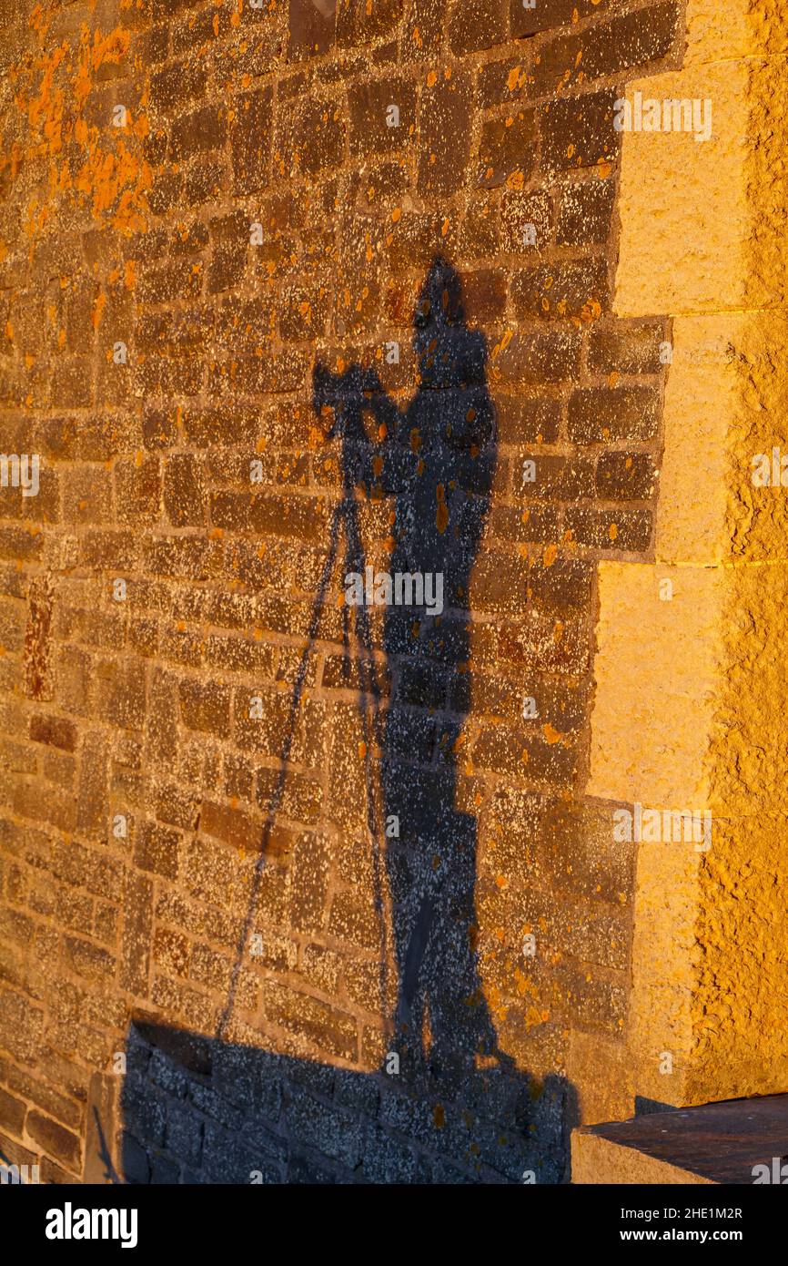 Camera outline hi-res stock photography and images - Alamy