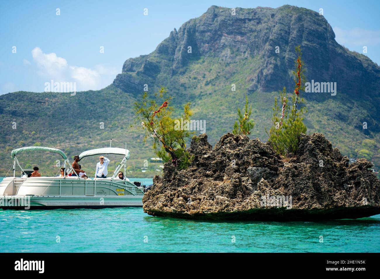 Crystal rock formation hi-res stock photography and images - Alamy