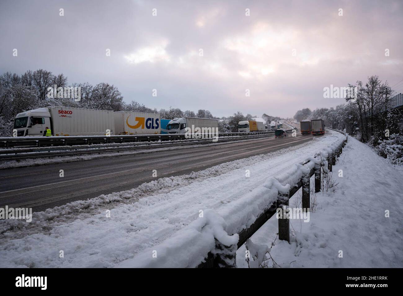 Sides blocked hi-res stock photography and images - Alamy