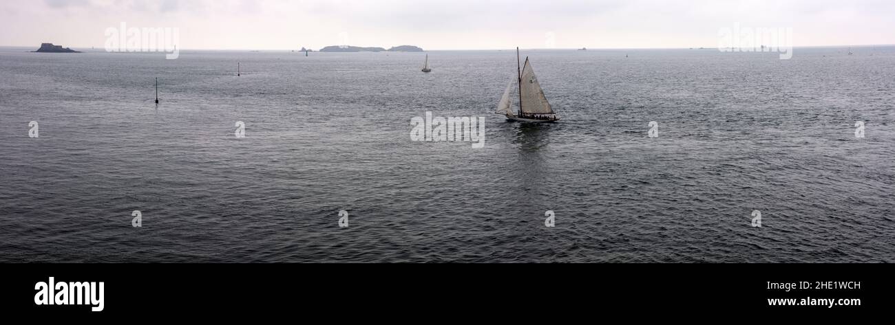 La Rance river estuary - Dinard - Saint Servan - Saint Malo - Ile-et ...