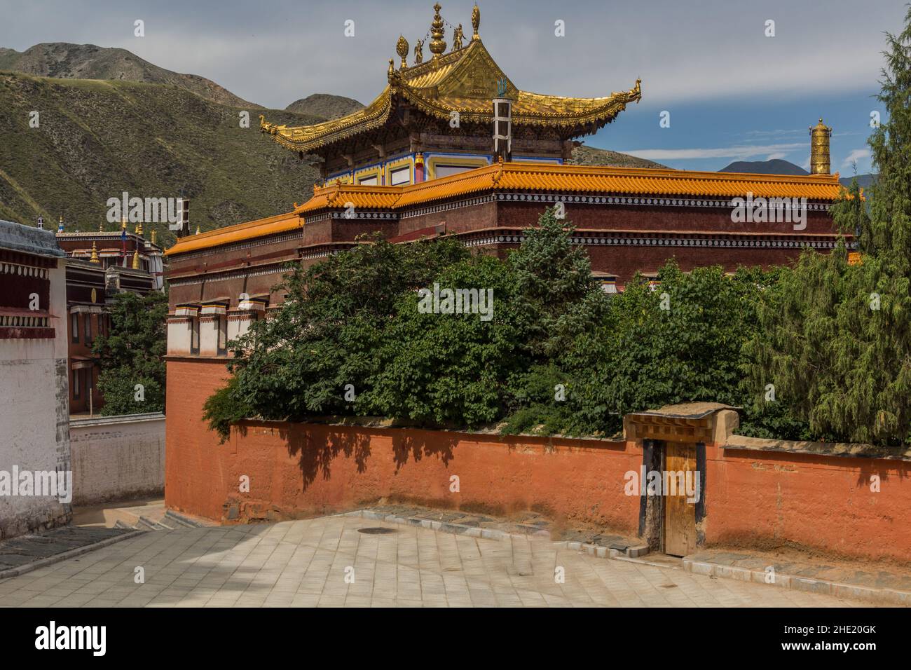 Labrang monastery architecture hi-res stock photography and images - Alamy