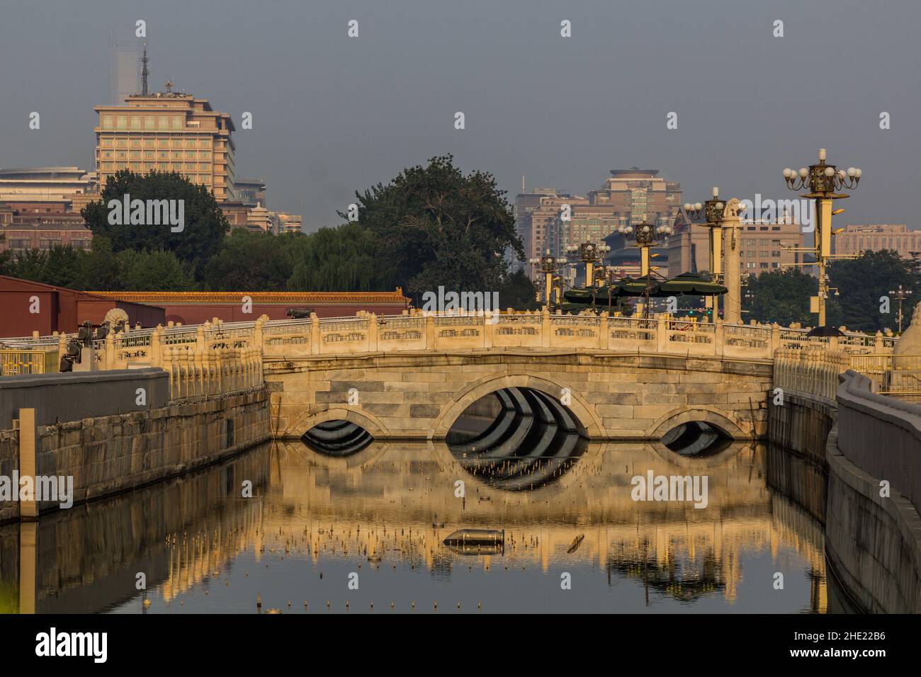 Old stone bridge over moat hi-res stock photography and images - Alamy