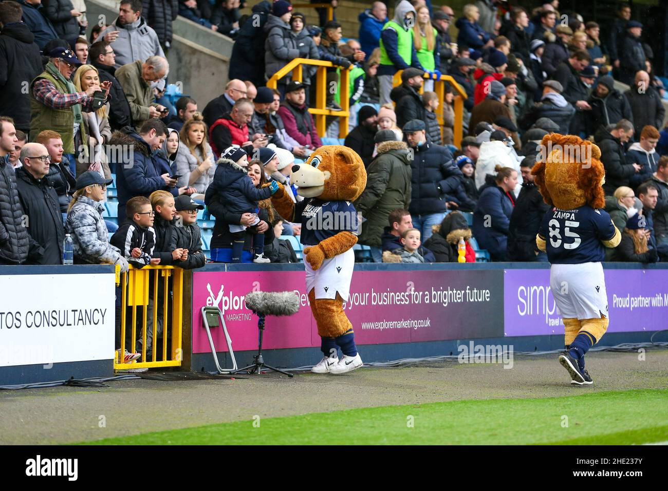 Football child mascot hi-res stock photography and images - Alamy