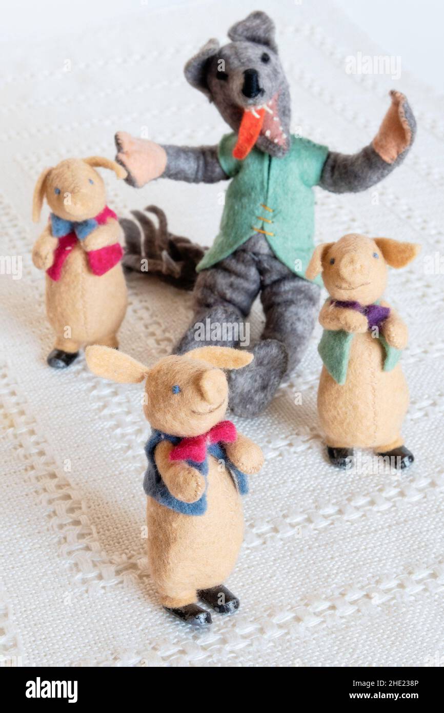 The three little pigs hi-res stock photography and images - Alamy