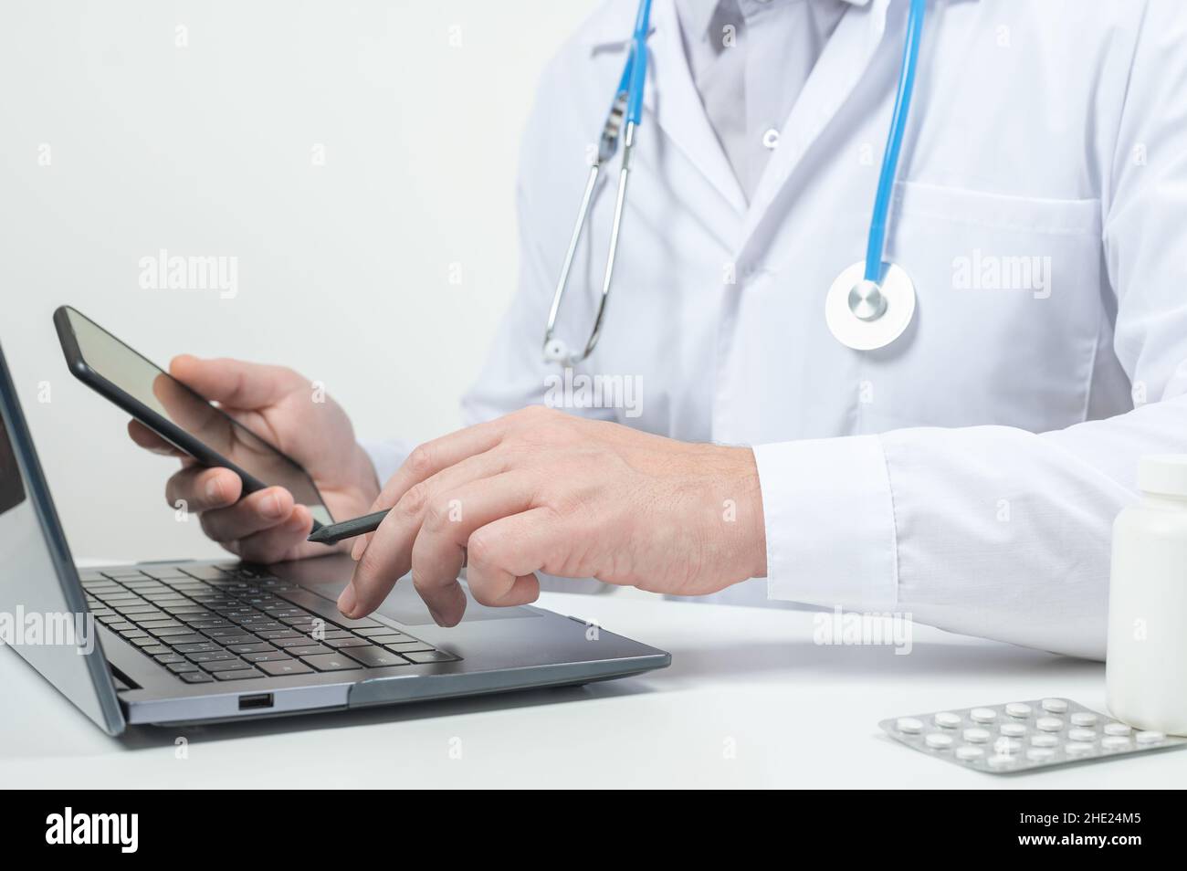 Hospital keyboard hi-res stock photography and images - Alamy