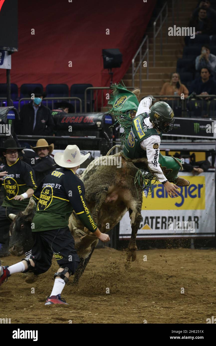 New York, United States. 07th Jan, 2022. Bull Rider Daylon Swearingen ...