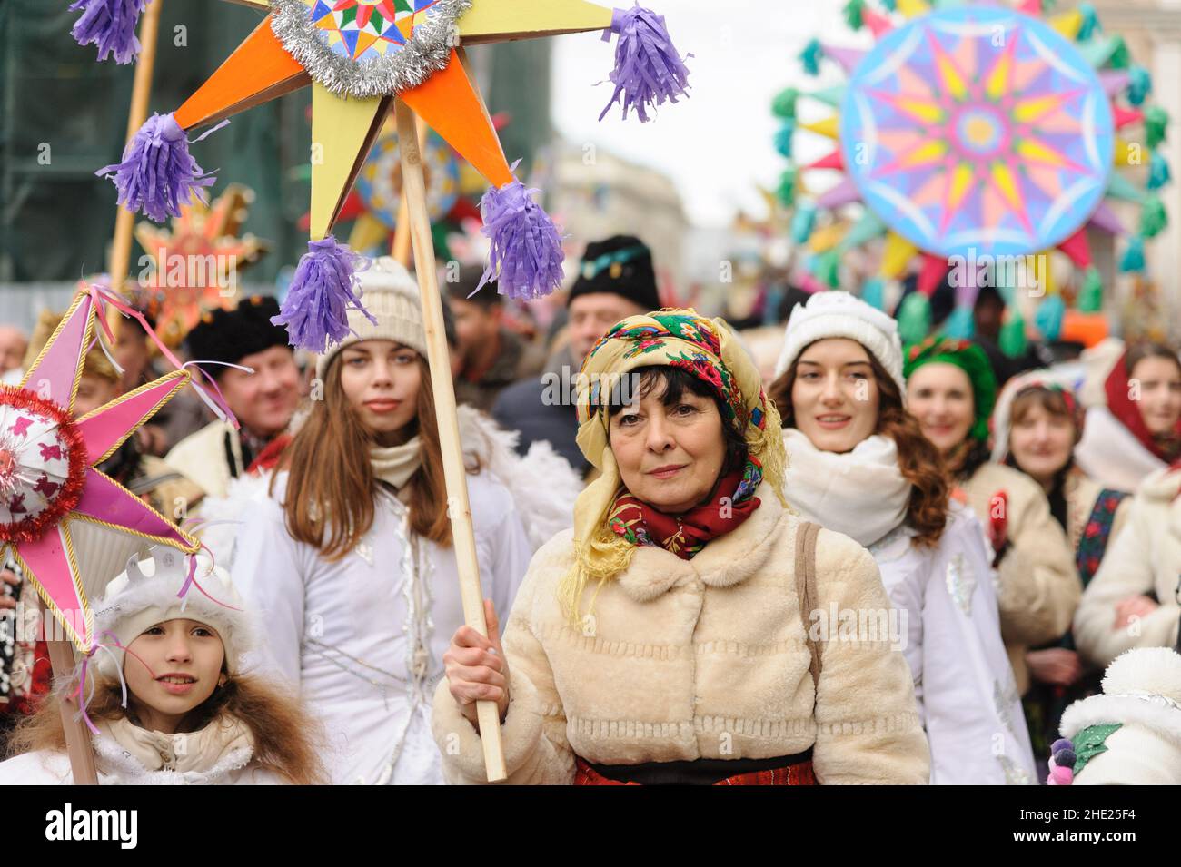 Lviv, Ukraine, 8 January 2022. Procession of zvizdari (Christmas Star ...