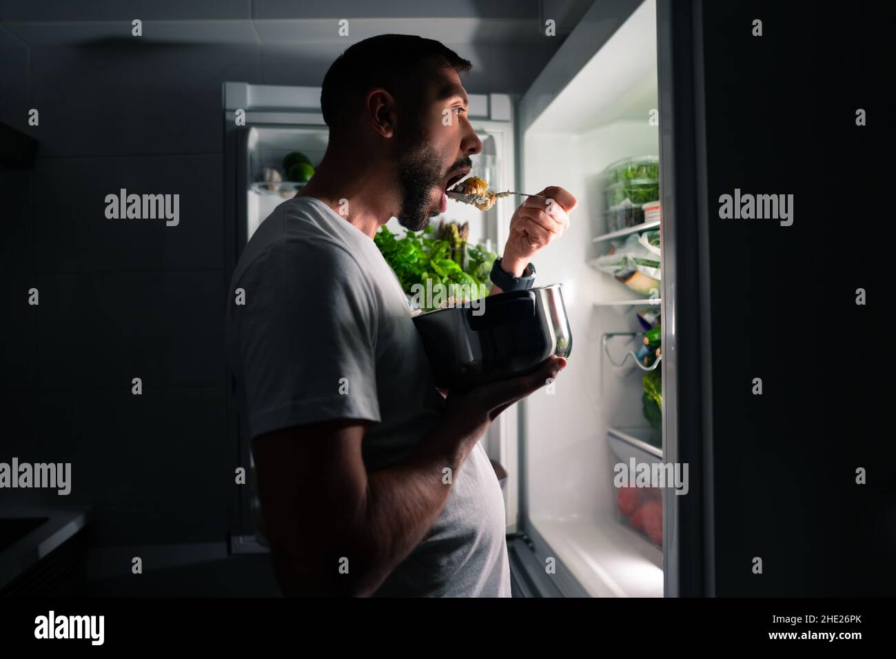 Fridge man hi-res stock photography and images - Alamy