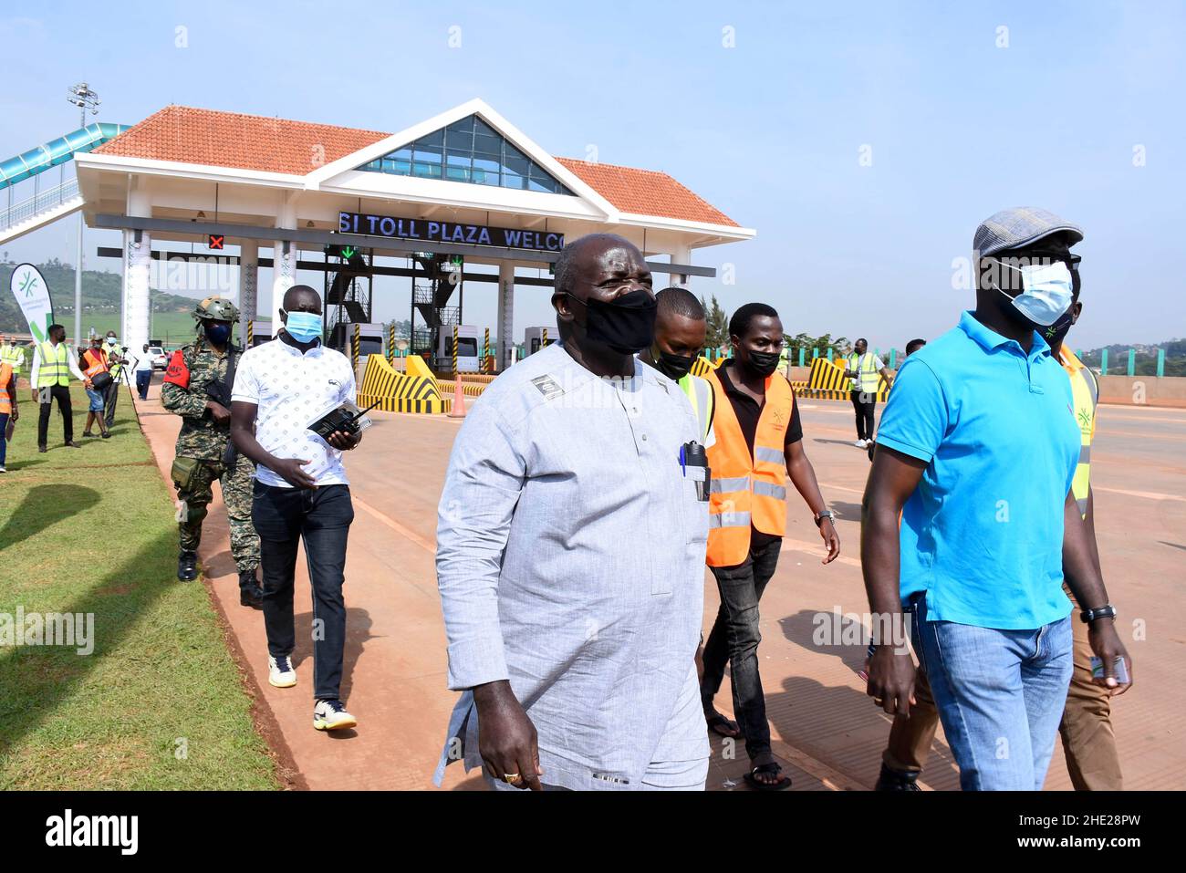 (220108) -- WAKISO, Jan. 8, 2022 (Xinhua) -- Gen. Edward Katumba Wamala ...
