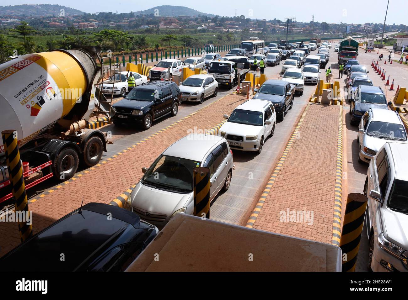 Kampala entebbe expressway hi-res stock photography and images - Alamy