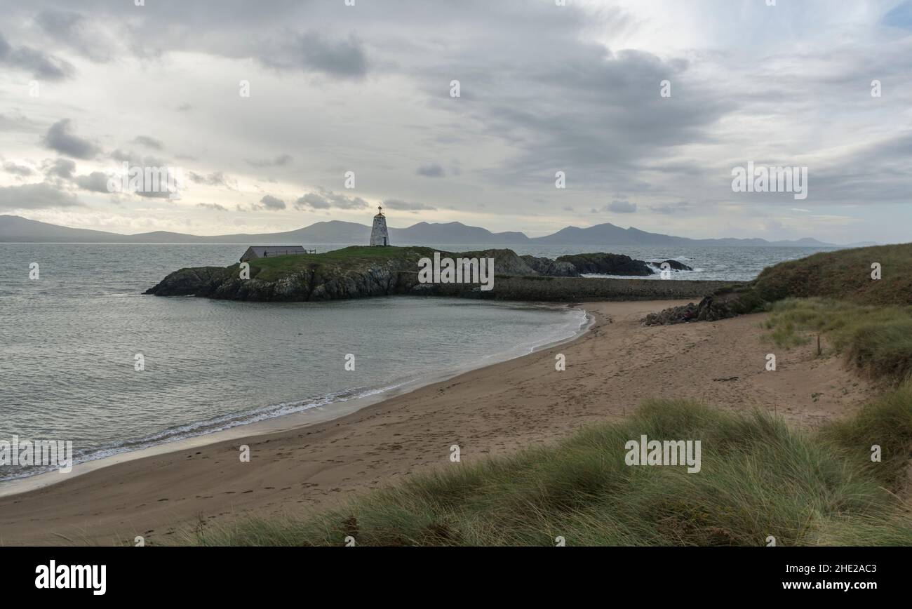 View of Twr Bach lighthouse on Llanddwyn Island, Newborough, Anglesey ...