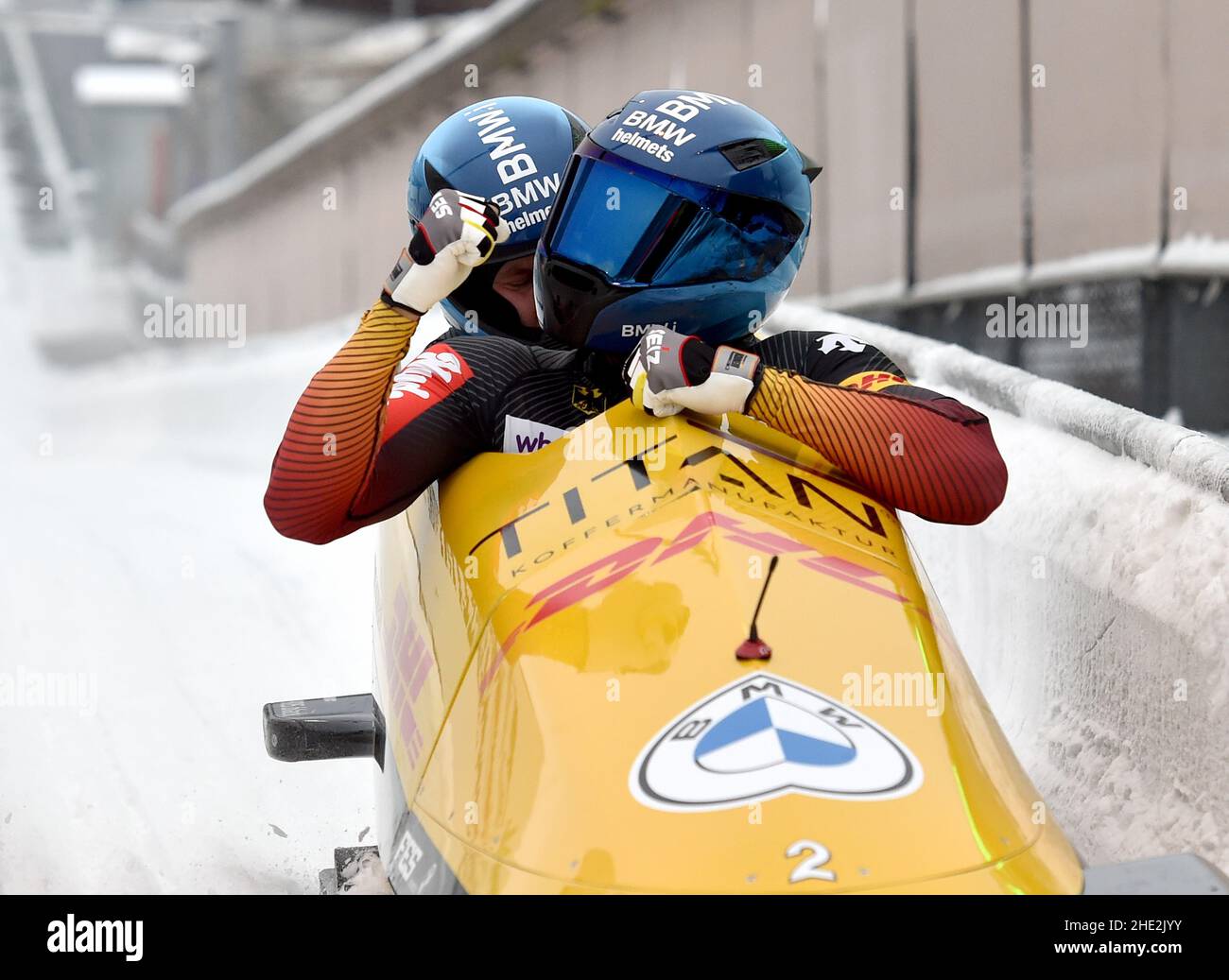 08 January 2022, North Rhine-Westphalia, Winterberg: Bobsleigh: World ...