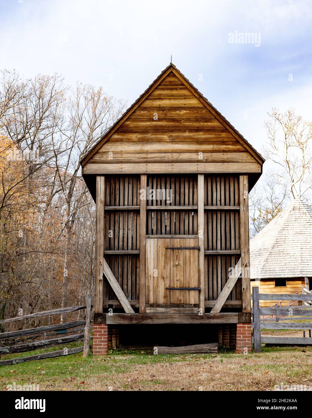 Farm out building hi-res stock photography and images - Alamy