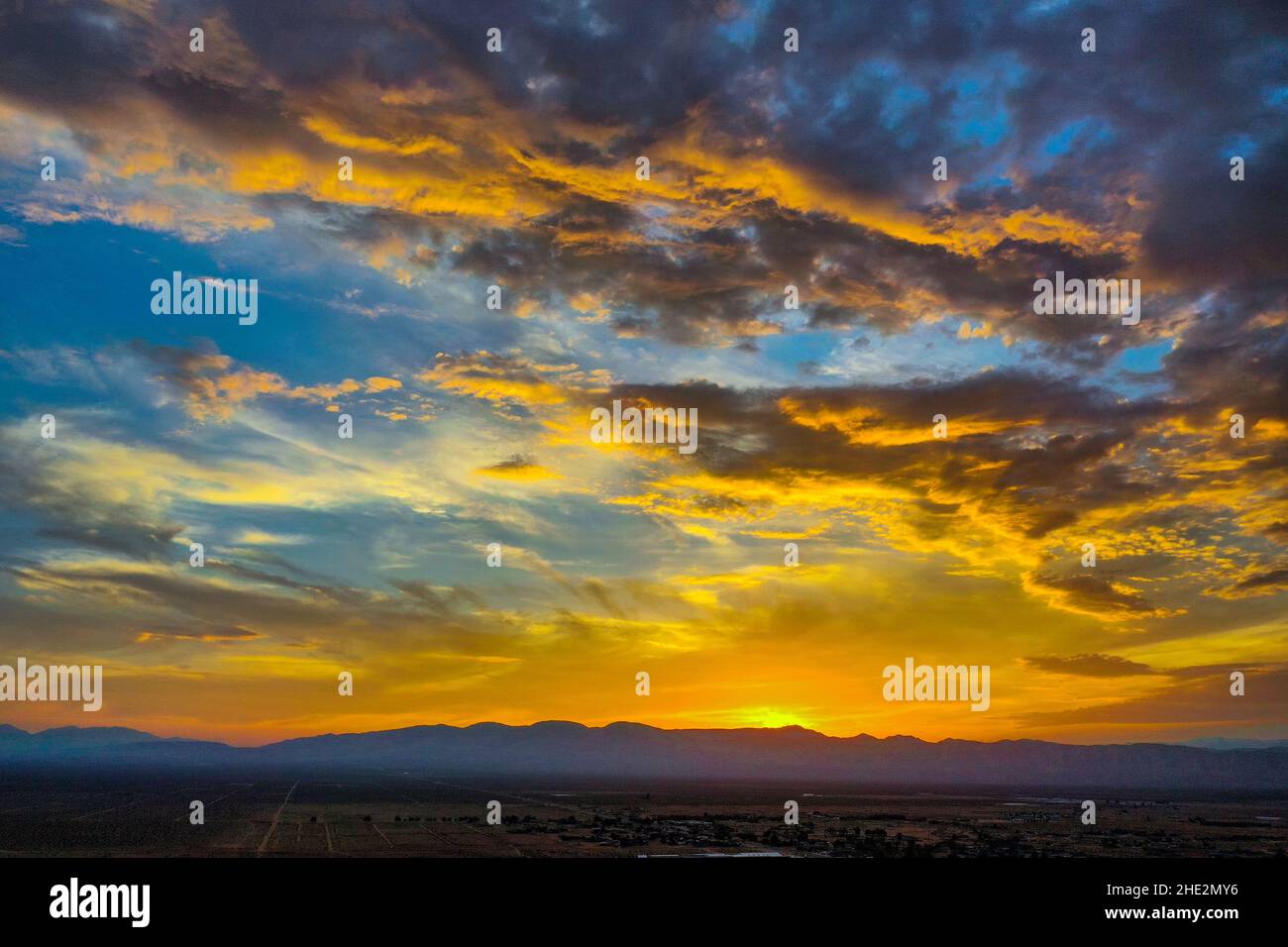 Beautiful dramatic cloudscape hi-res stock photography and images - Alamy
