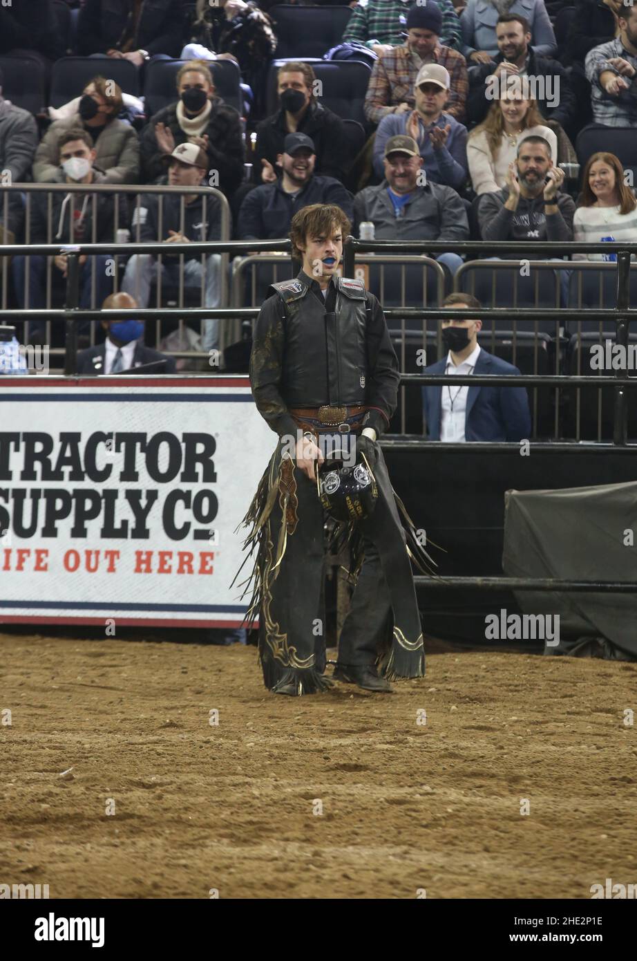 Bull Rider Kyler Oliver Competes at 2022 PBR Unleash The Beast Event ...