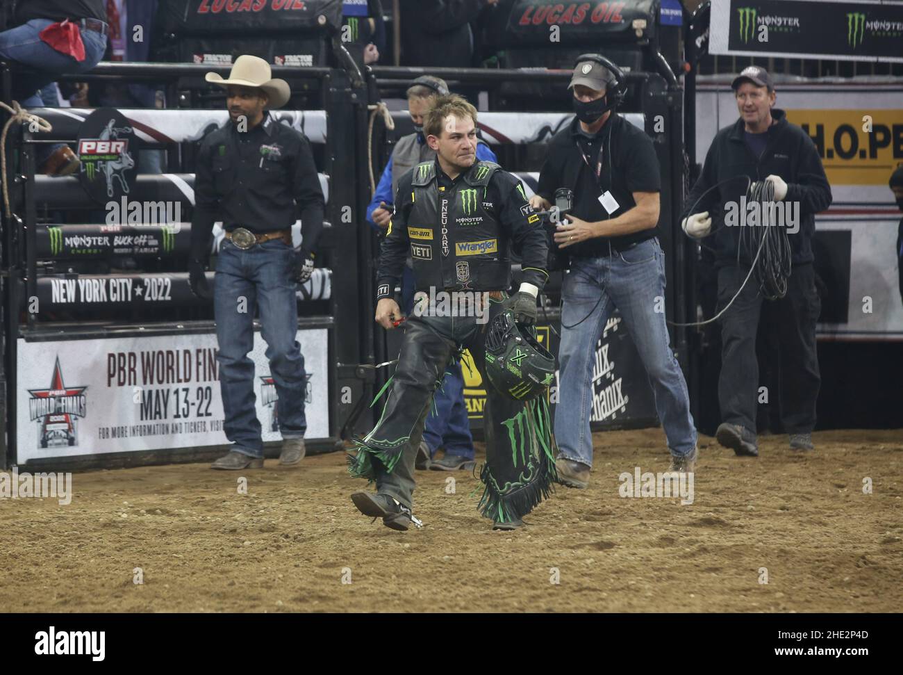 Bull Rider Chase Outlaw Competes at 2022 PBR Unleash The Beast Event ...