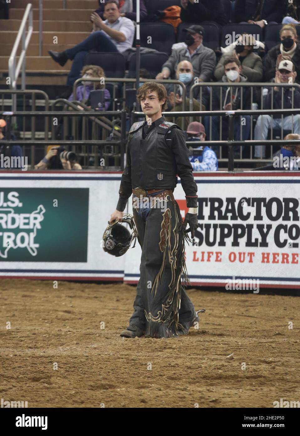Bull Rider Kyler Oliver Competes at 2022 PBR Unleash The Beast Event ...