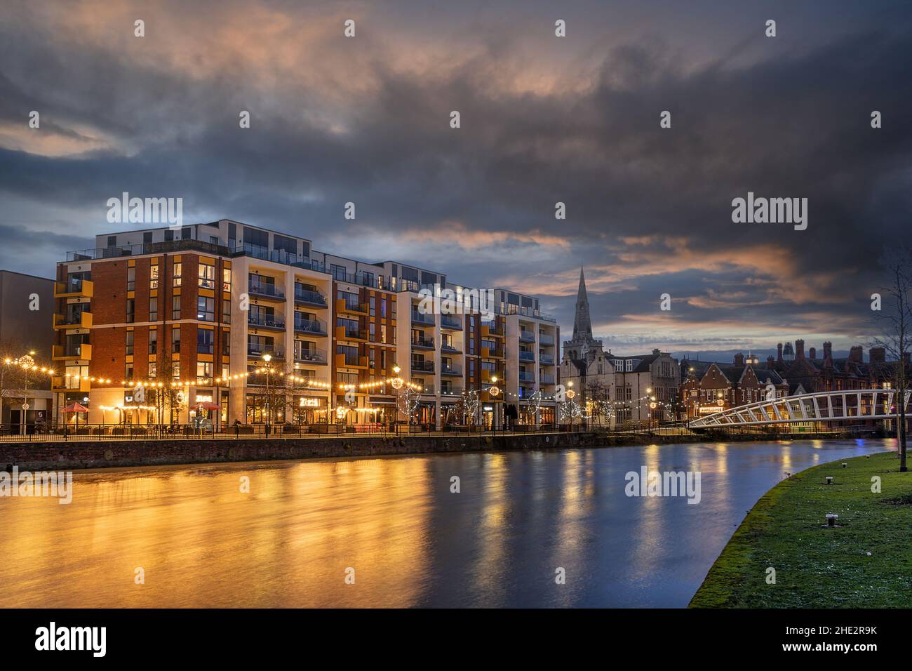 Bedford embankment hi-res stock photography and images - Alamy