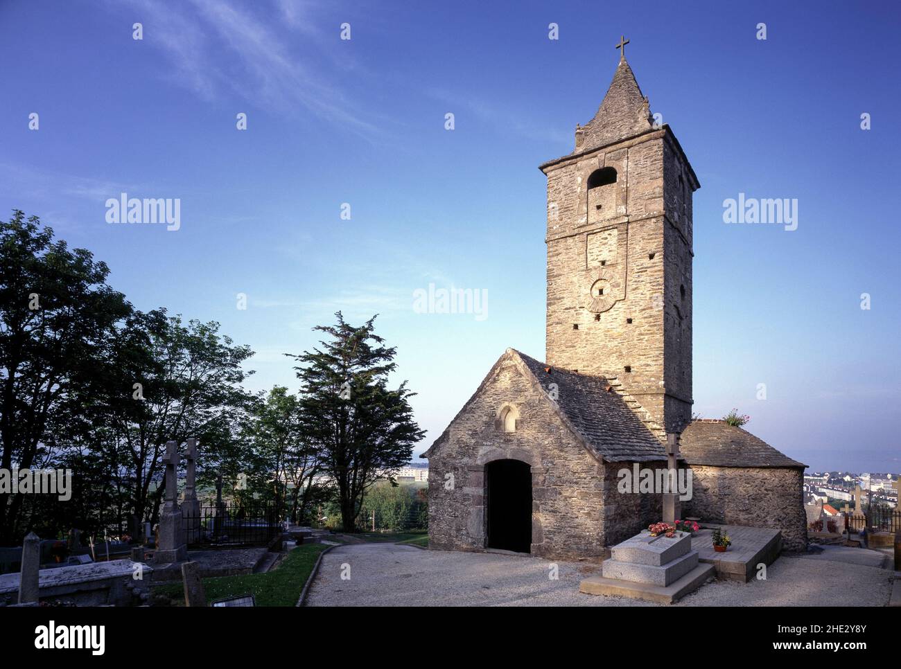 Querqueville, Chapelle Saint-Germain, Blick von Südwesten Stock Photo ...