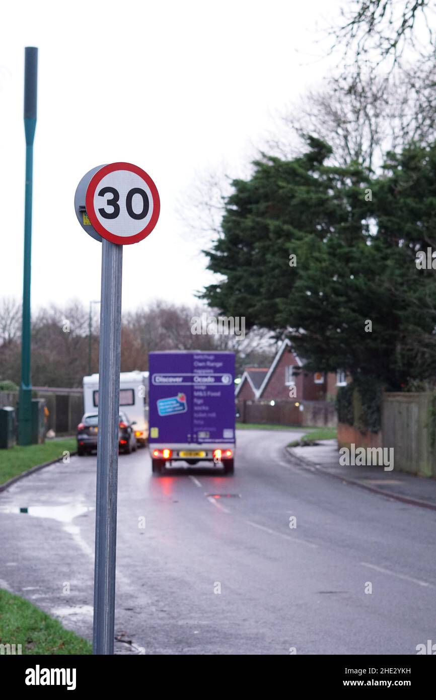 30 Mph Sign High Resolution Stock Photography and Images - Alamy