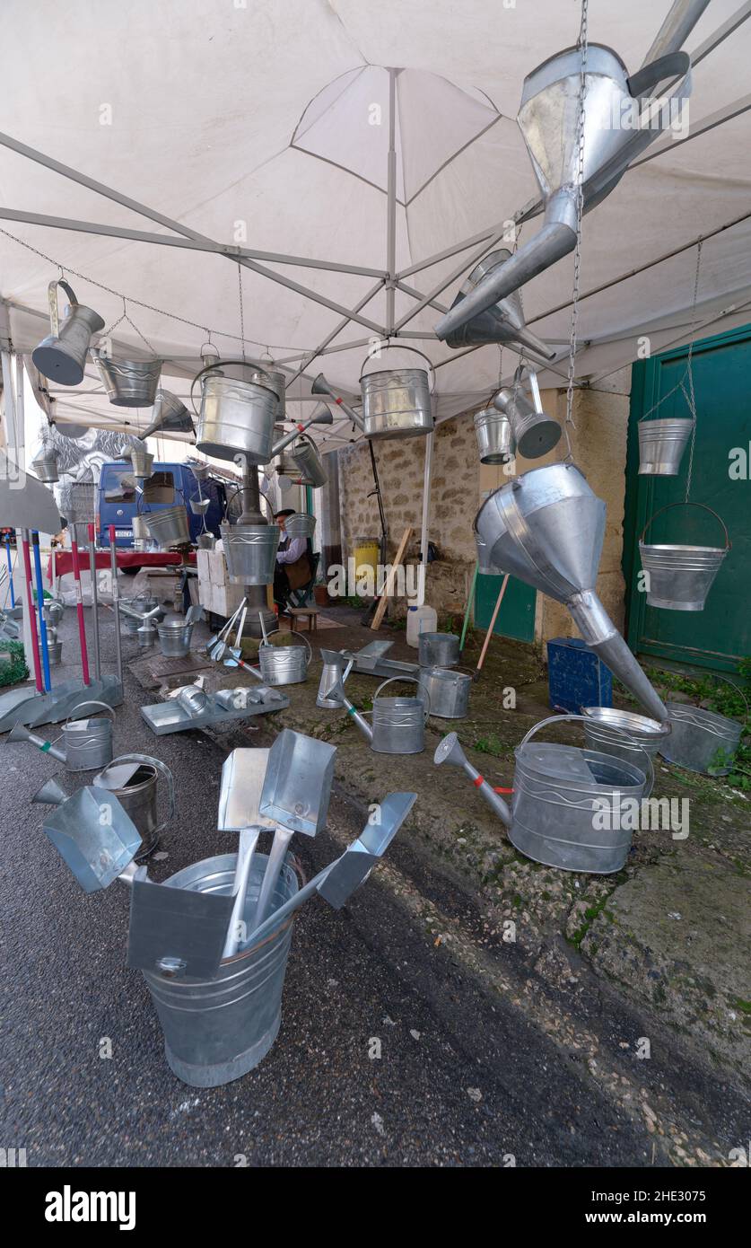 Collection household items hi-res stock photography and images - Alamy