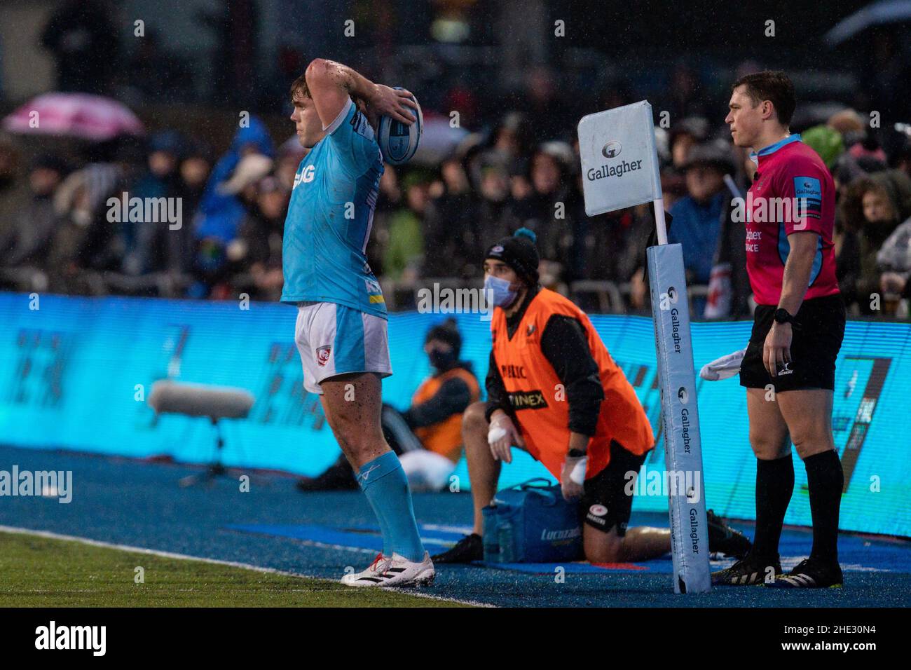 Jack Singleton #2 of Gloucester Rugby line out Stock Photo - Alamy