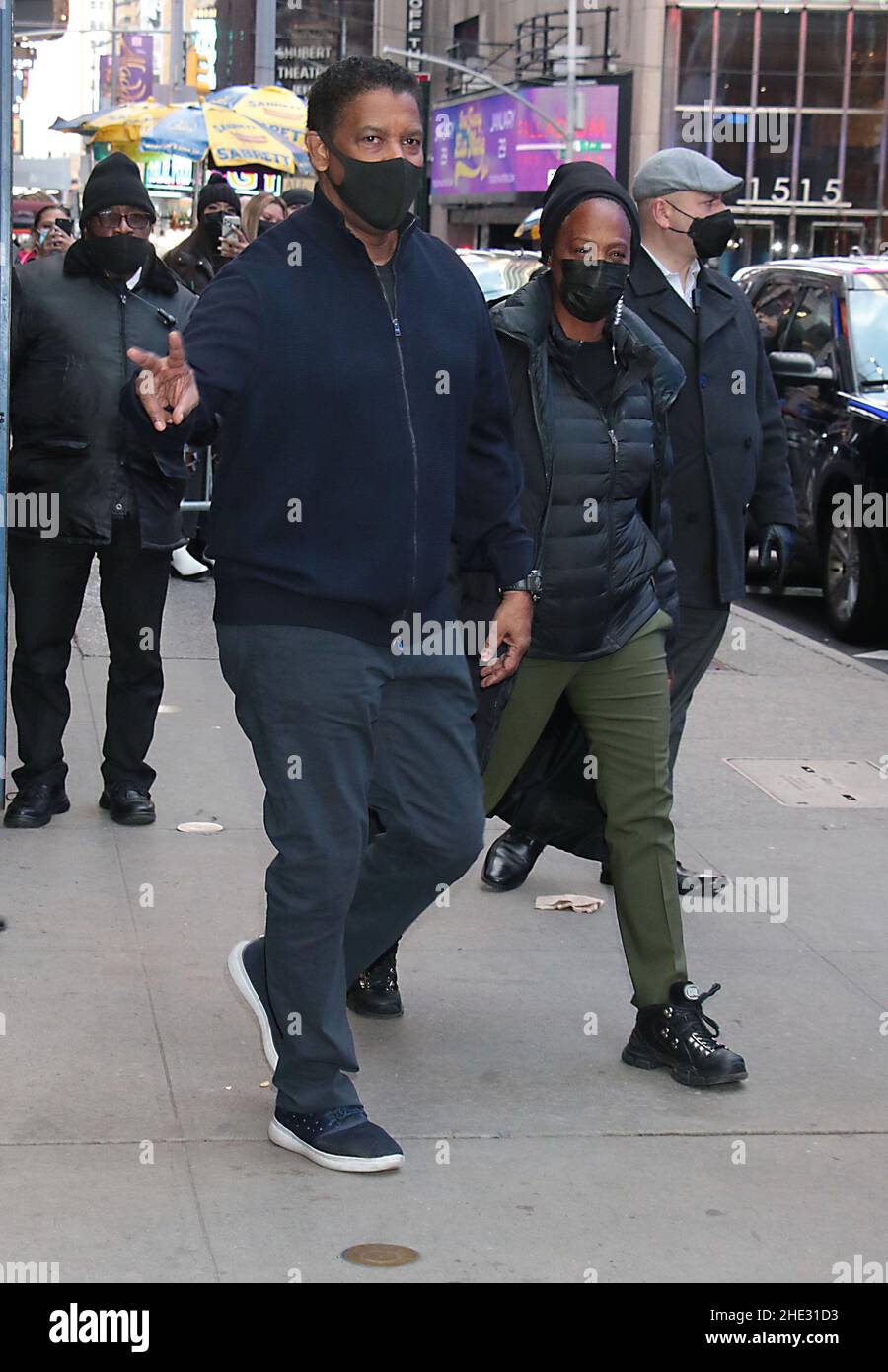 New York - NY - 20211213-Padma Lakshmi and Denzel Washington at Good ...