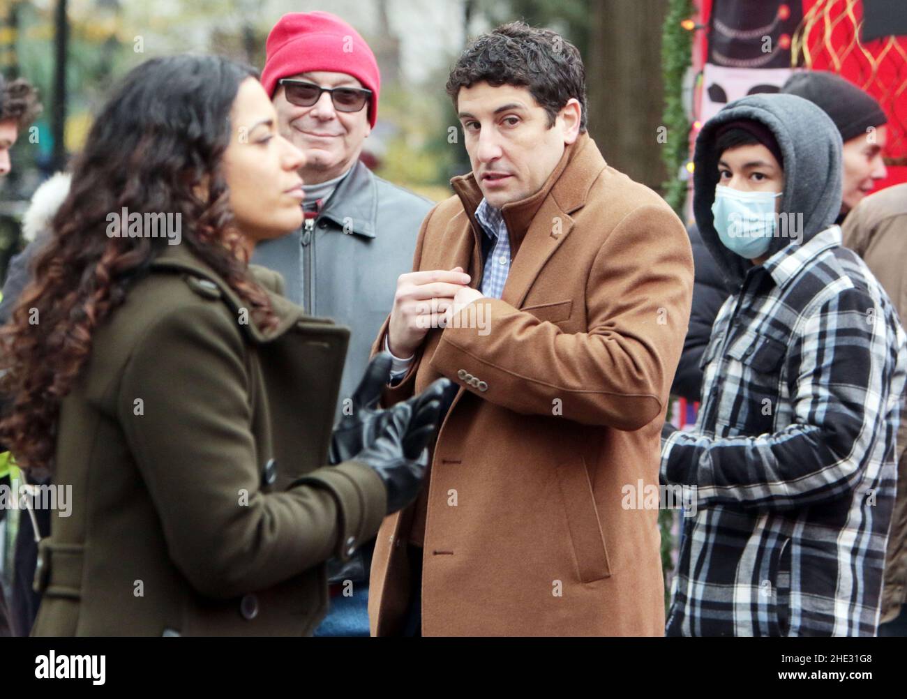 New York - NY - 20211201-Cast of Law And Order-SVU Filming in Washington Square Park -PICTURED ...
