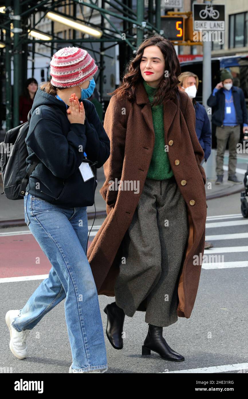 New York - NY - 20211213 Zoey Deutch Ray Nicholson Shay Mitchell and ...