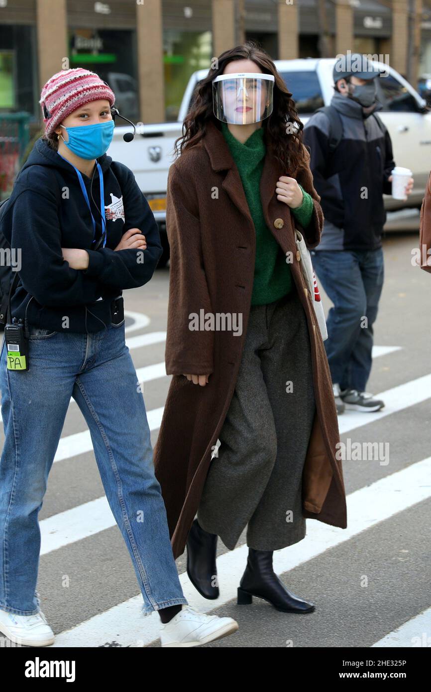 New York - NY - 20211213 Zoey Deutch Ray Nicholson Shay Mitchell and ...