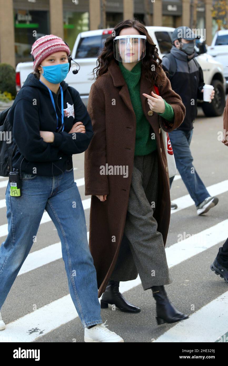 New York - NY - 20211213 Zoey Deutch Ray Nicholson Shay Mitchell and ...