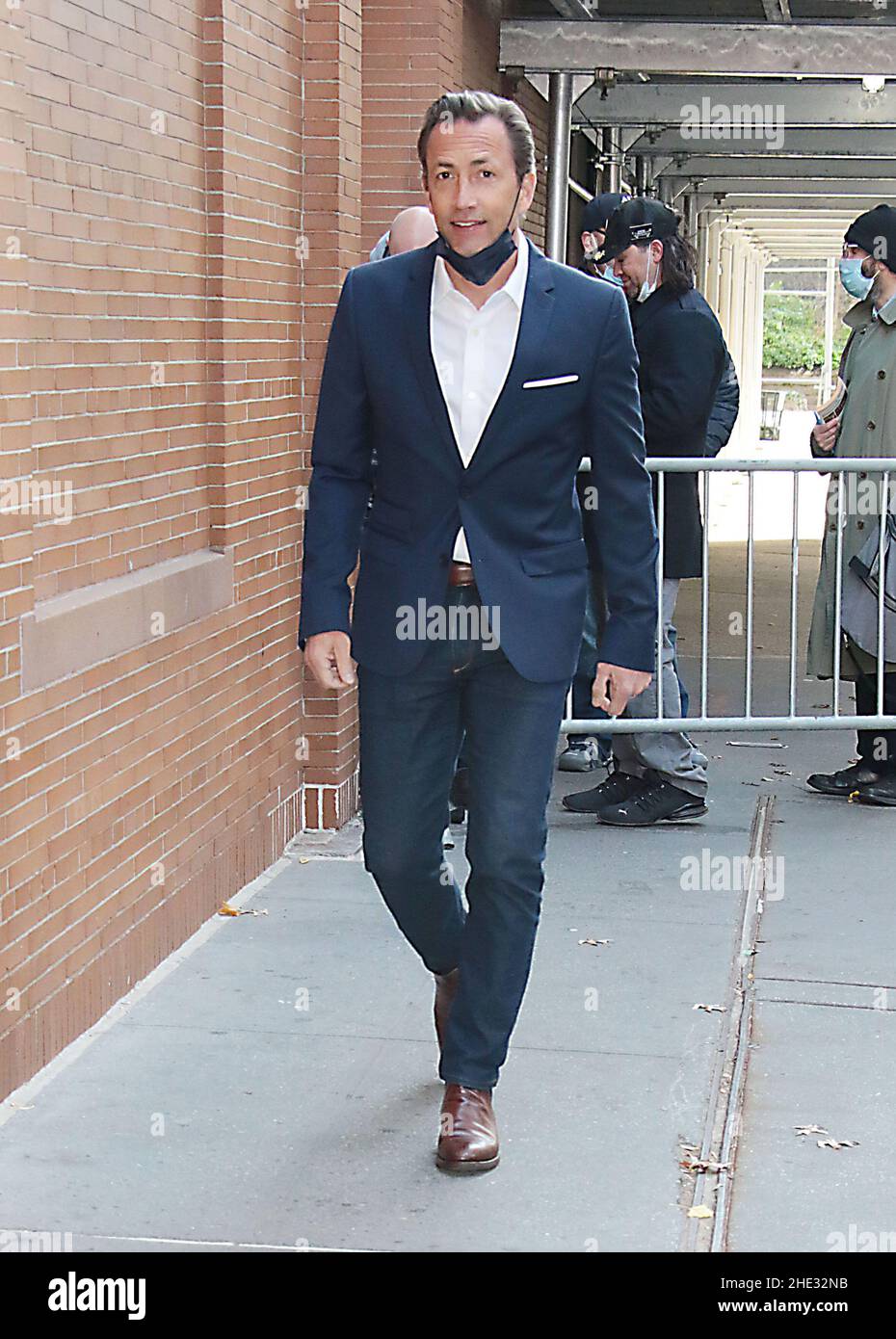New York - NY - 20211215-Andew Shue Stops by The View -PICTURED: Andew ...