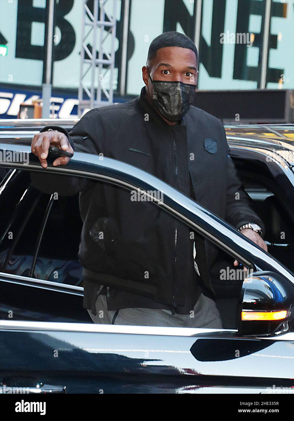 New York - NY - 20211214 Ginger ZeeGeorge StephanopoulosMichael Strahan ...