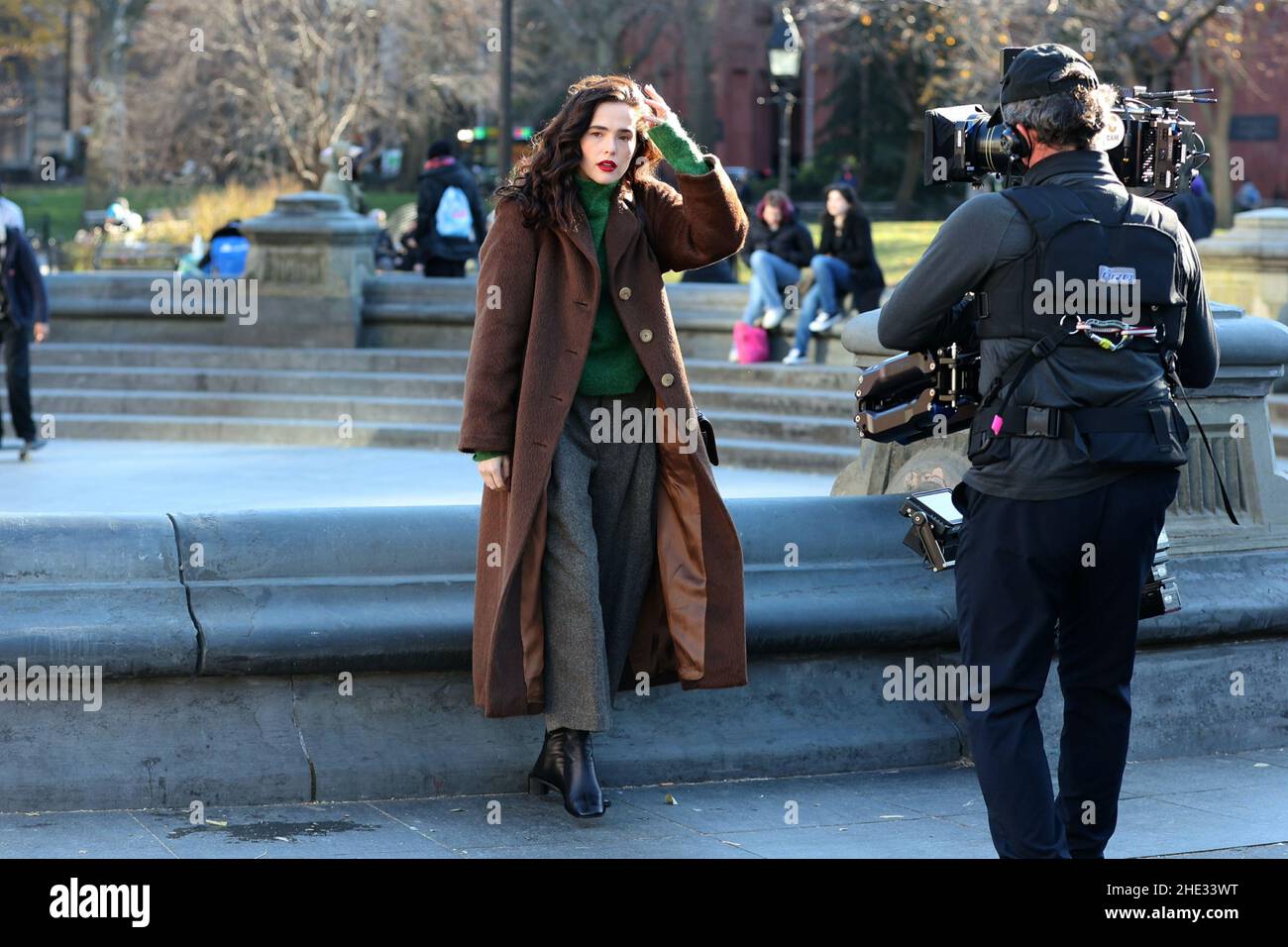New York - NY - 20211213 Zoey Deutch Ray Nicholson Shay Mitchell and ...
