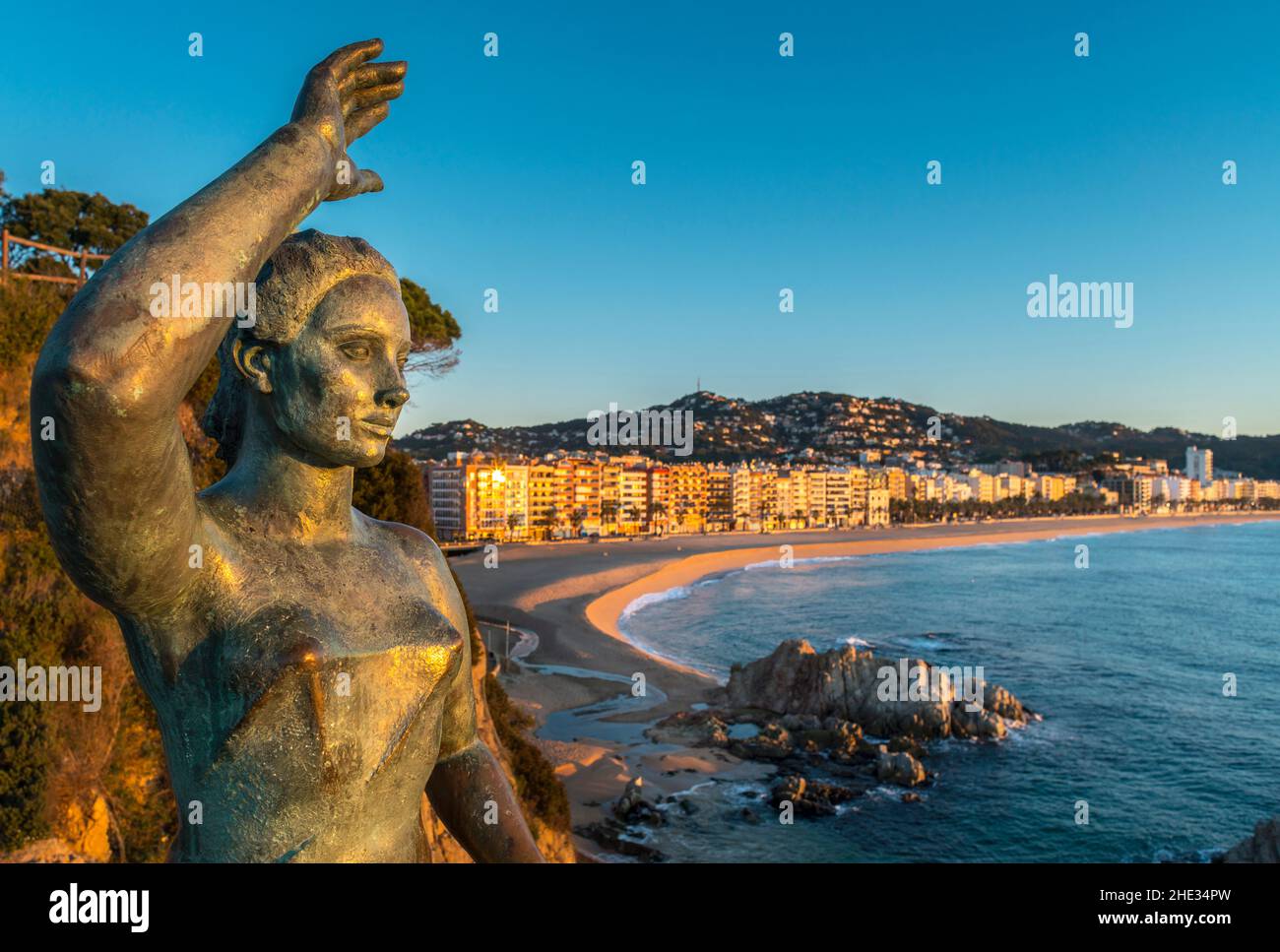 DONA MARINERA SCULPTURE (©ERNEST MARAGALL 1969) PUNTA D’EN ROSARIS ...