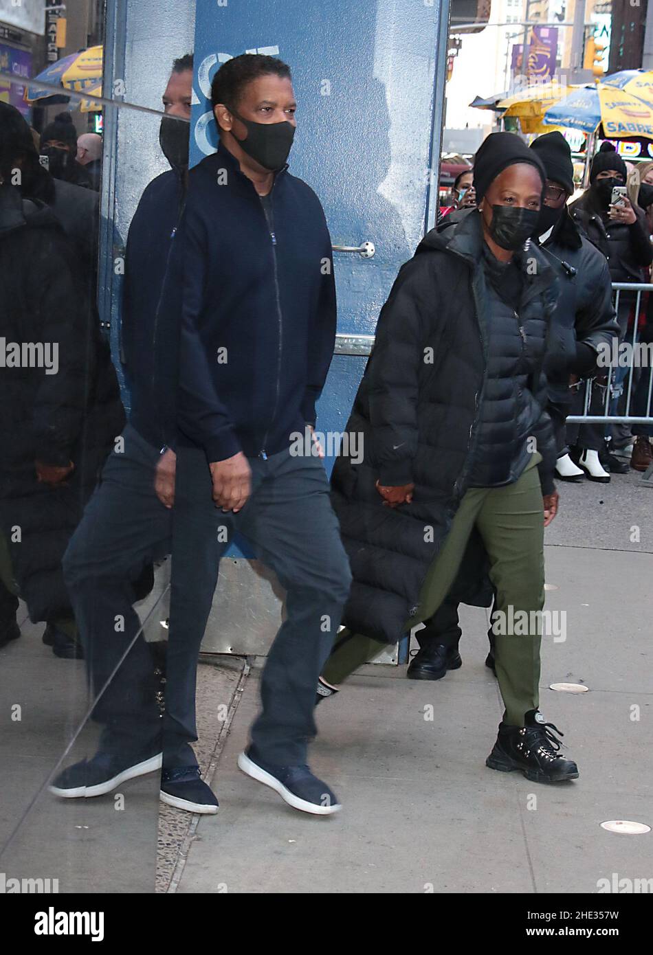 New York - NY - 20211213-Padma Lakshmi and Denzel Washington at Good ...