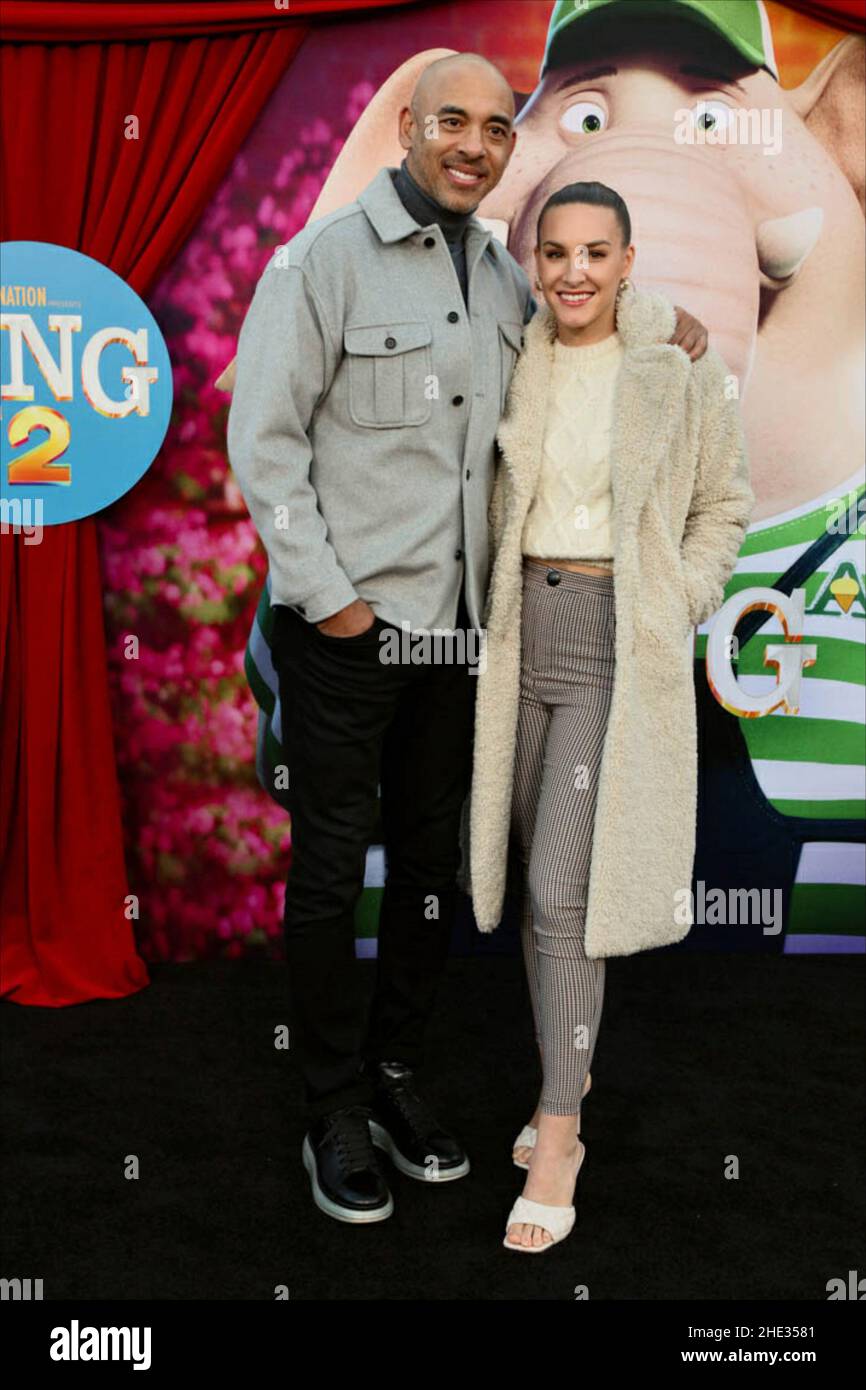 Los Angeles - CA - 20211212 The cast and other celebrities arrive for ...