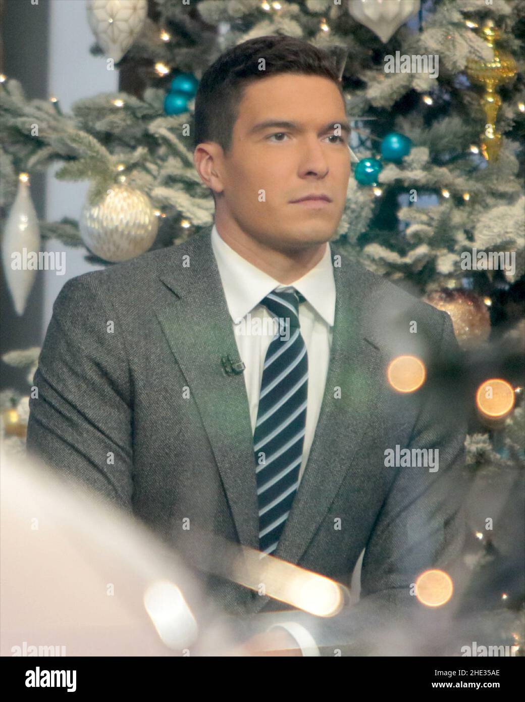 New York - NY - 20211220 Ginger Zee and Will Reeve on set of Good ...