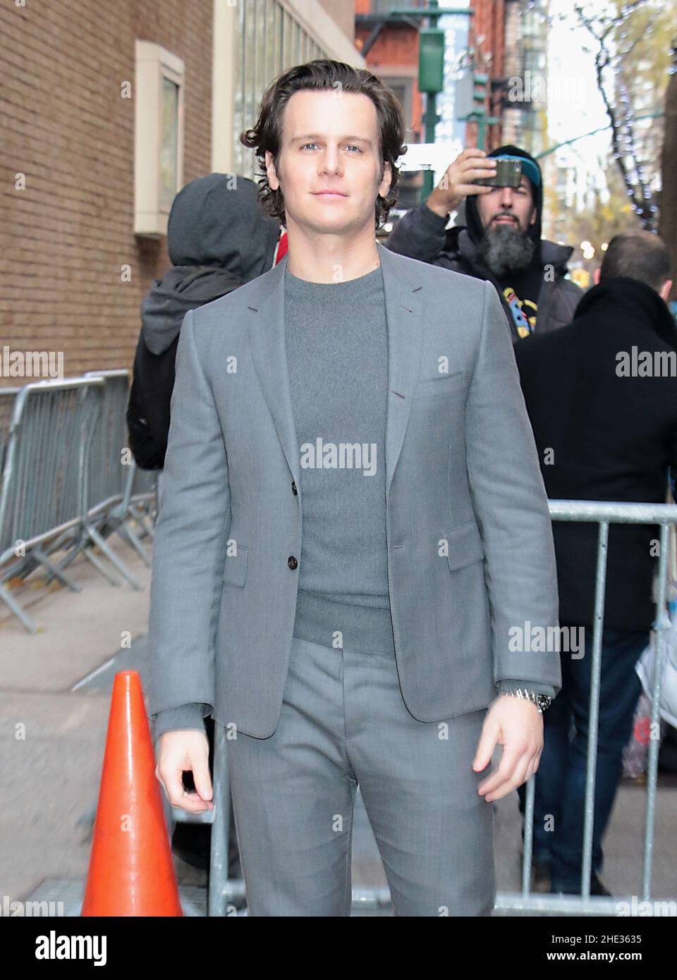 New York - NY - 20211213-Jonathan Groff Stops by Live With Kelly And ...