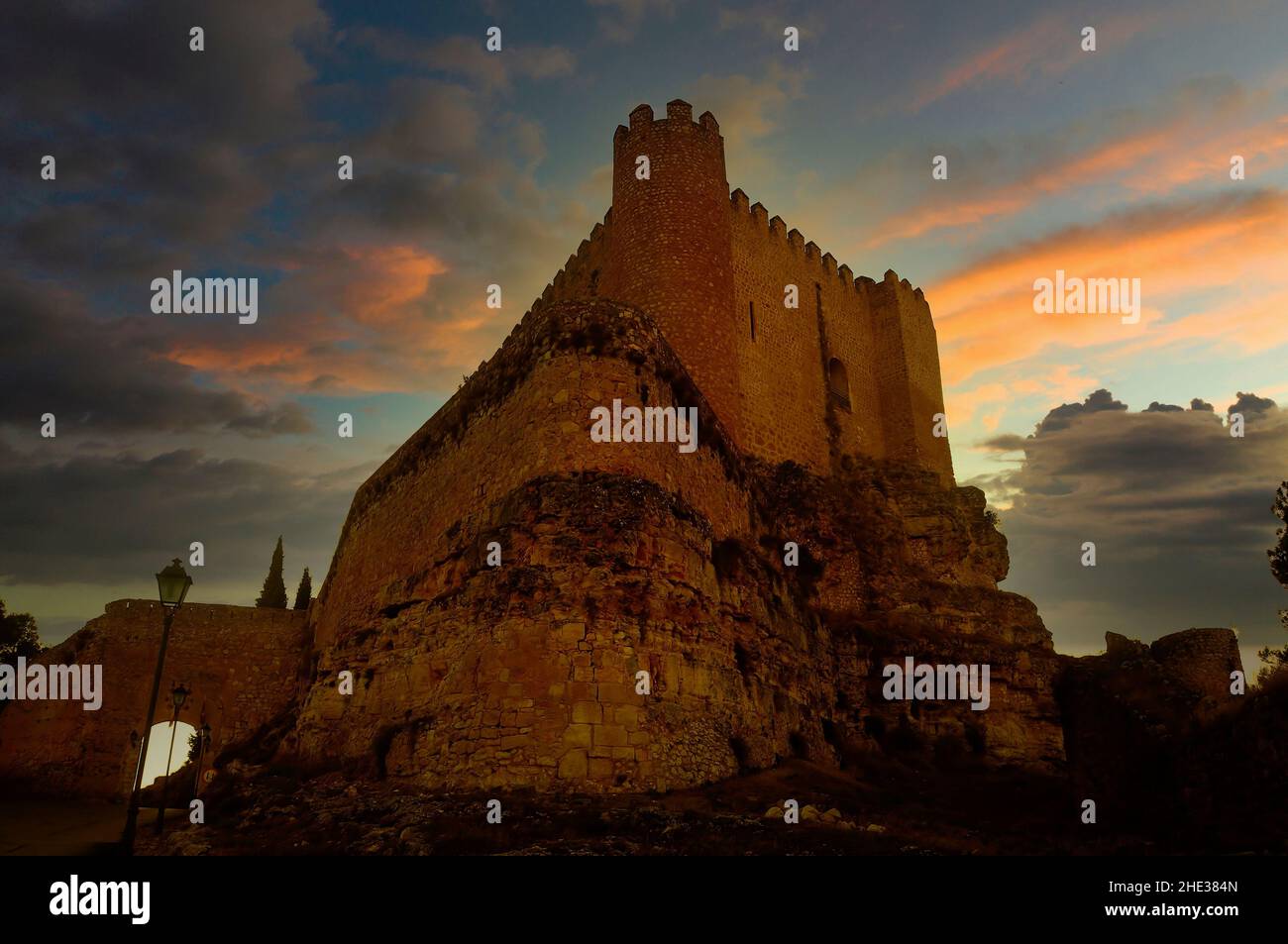 Arab and Christian castle of Alarcon in Cuenca Stock Photo - Alamy
