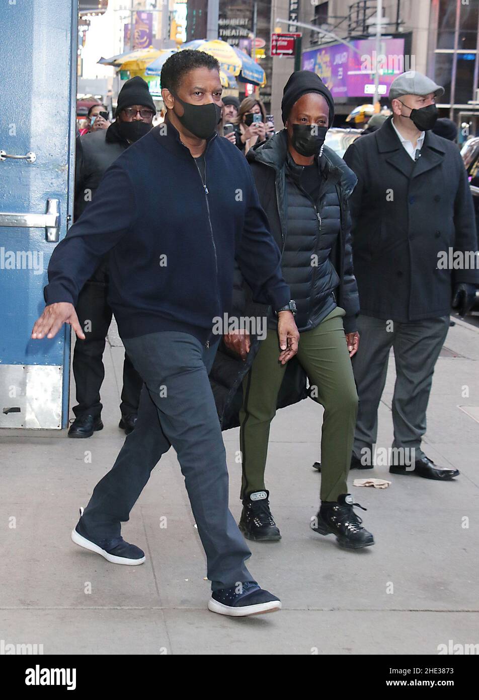 New York - NY - 20211213-Padma Lakshmi and Denzel Washington at Good ...