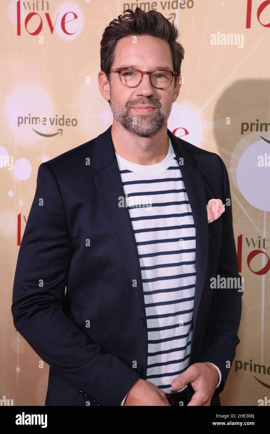 Los Angeles - CA - 20211209 The cast and other celebrities arrive for ...