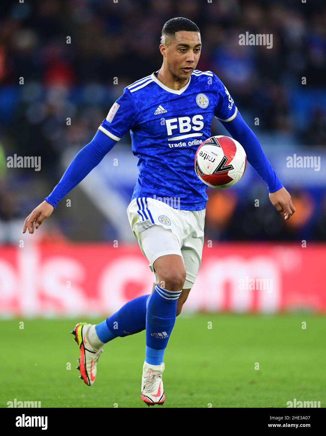 Youri tielemans fa cup hi-res stock photography and images - Alamy