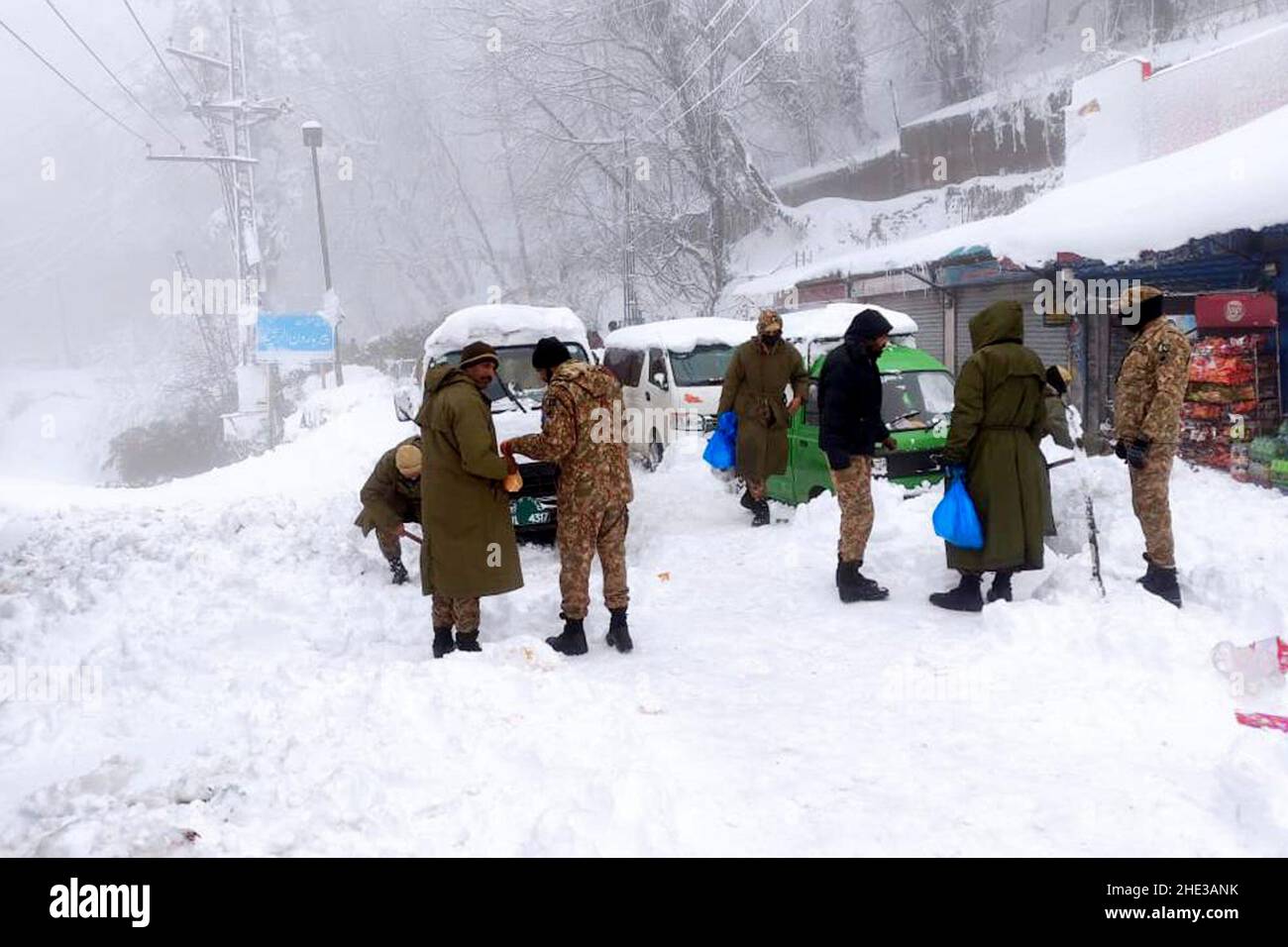 Murree pakistan snow hi-res stock photography and images - Alamy